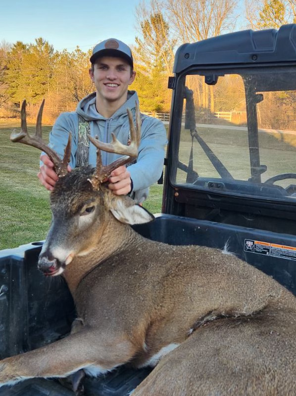 Max Ronsman Buck – Outside TG