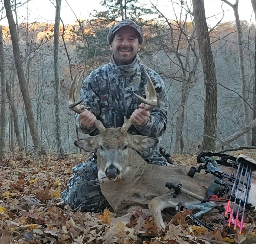 Luke Dubois Iowa Buck & Doe – Outside TG